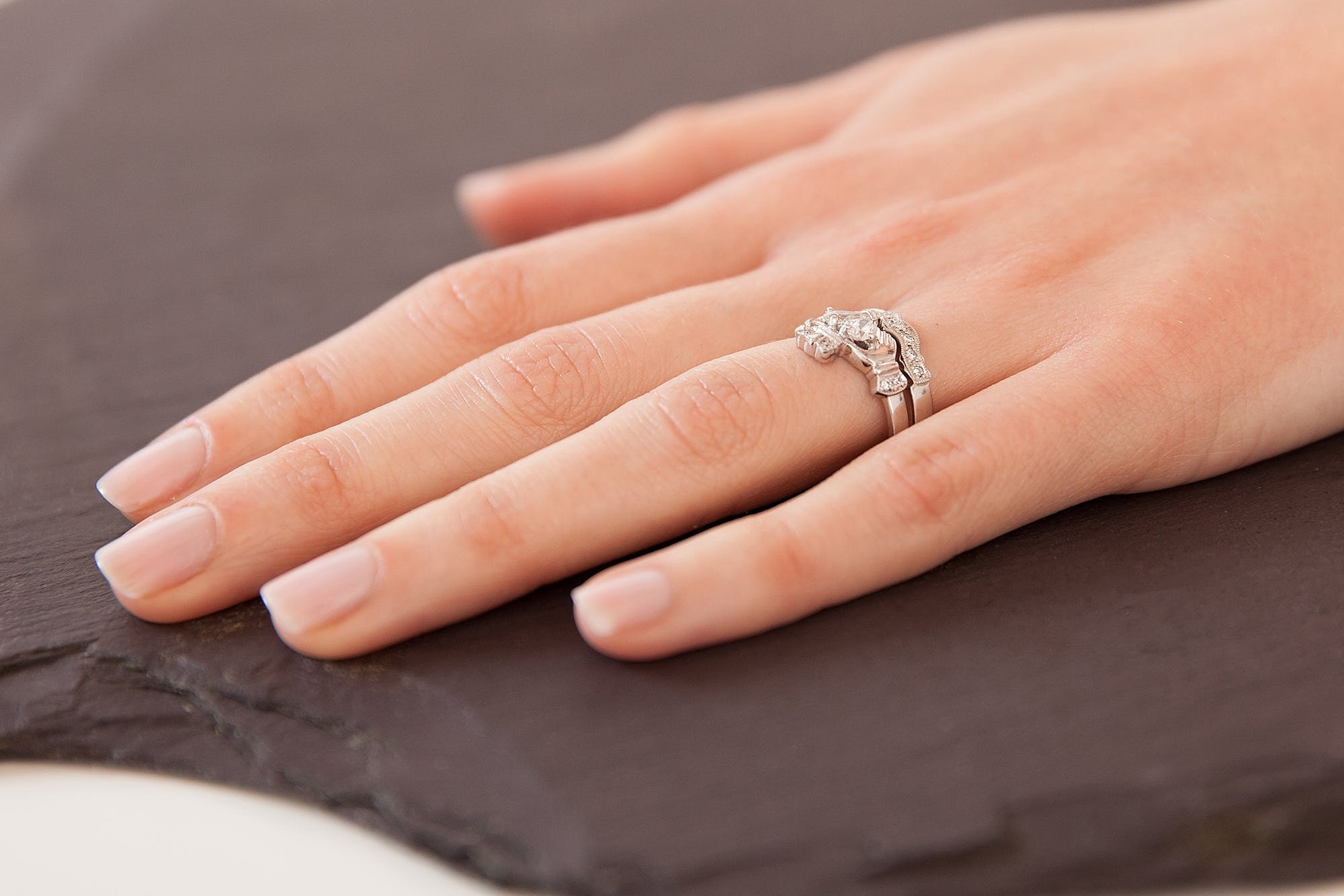 How Should Engagement Ring Fit? A Guide to the Perfect Sizing - Amadaun